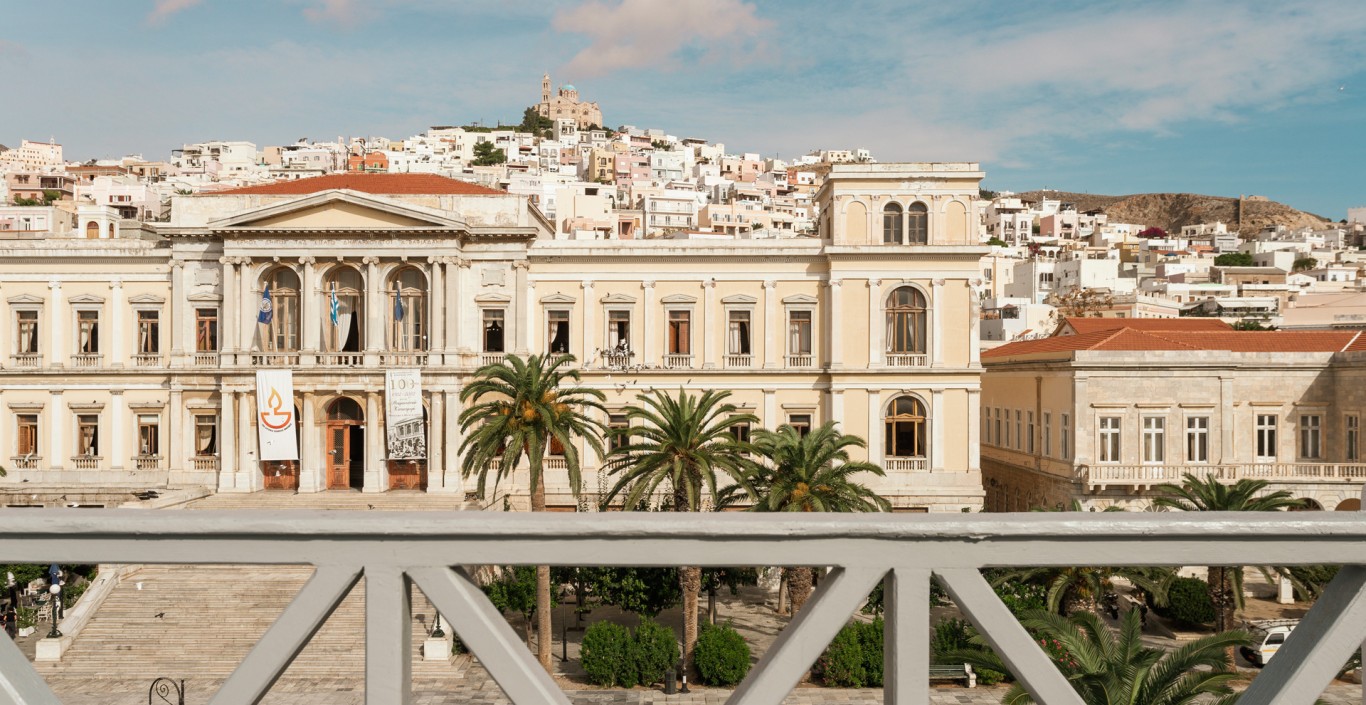 Syros Soul Luxury Suites | Στην καρδιά της Ερμούπολης